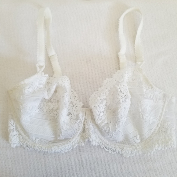 Wacoal | Intimates & Sleepwear | Wacoal Lace Underwire Bra Scalloped ...